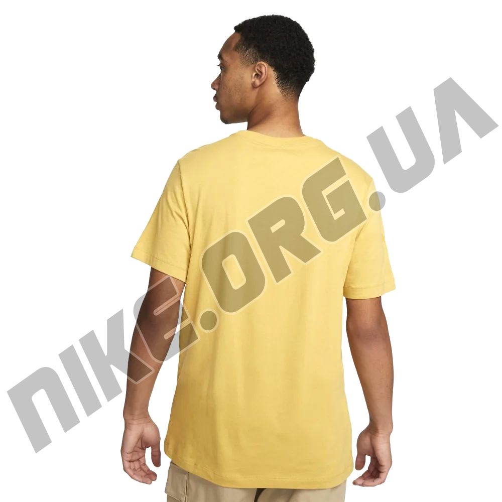 NIKE SPORTSWEAR CLUB YELLOW
